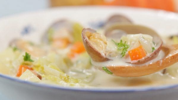 Clam Chowder Recipe (Winter Soup with Seasonal Clams and Vegetables ...