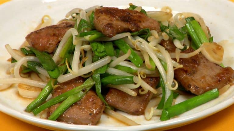 Reba Nira Recipe (Pork Liver and Garlic Chives Stir-Fry) - Cooking with Dog